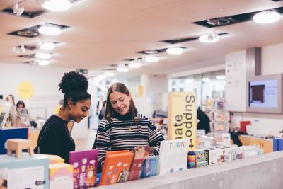 Where do students shop at the University of Nottingham?